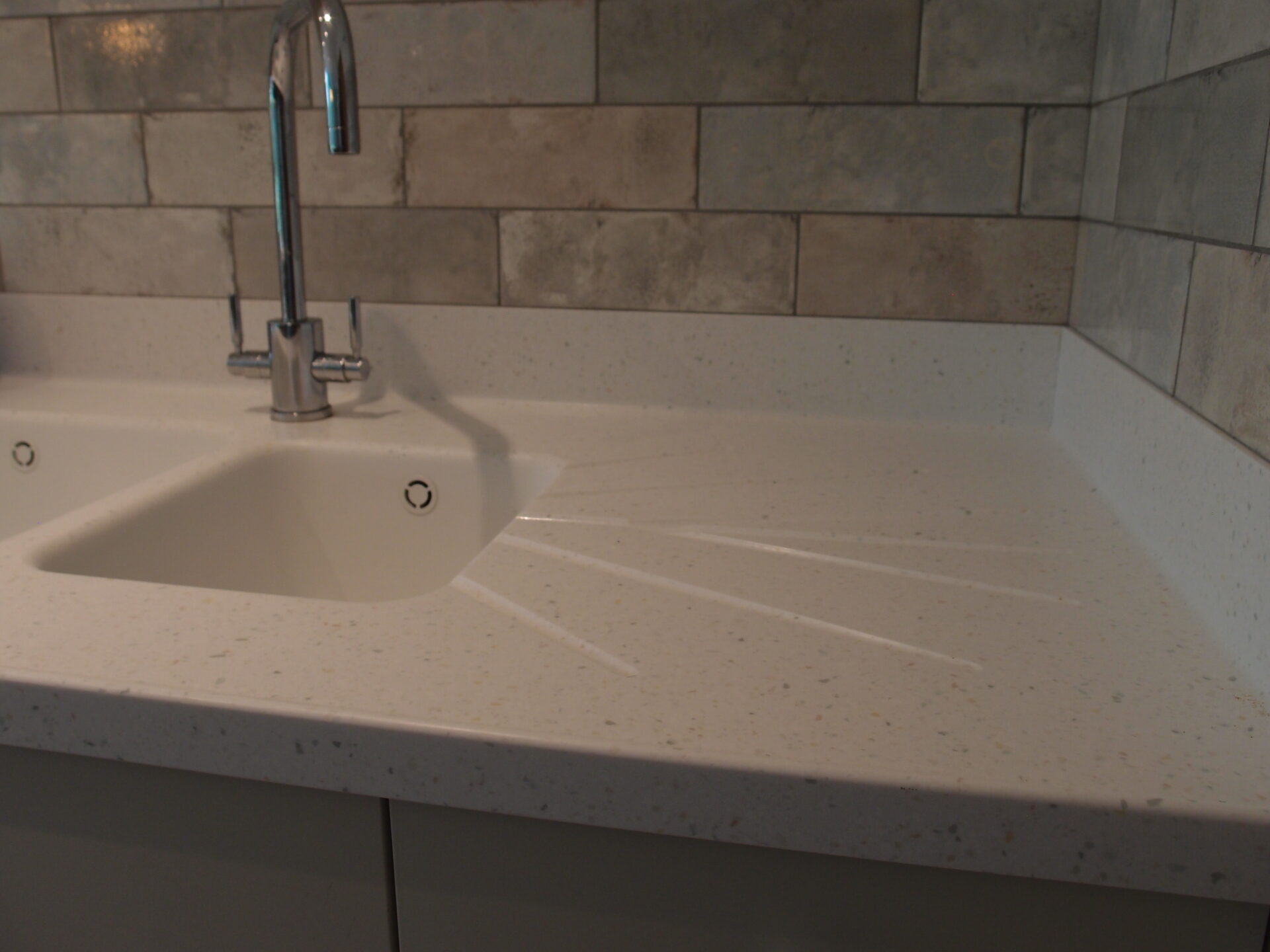 Worktop Drainer Grooves | Counter Production Ltd